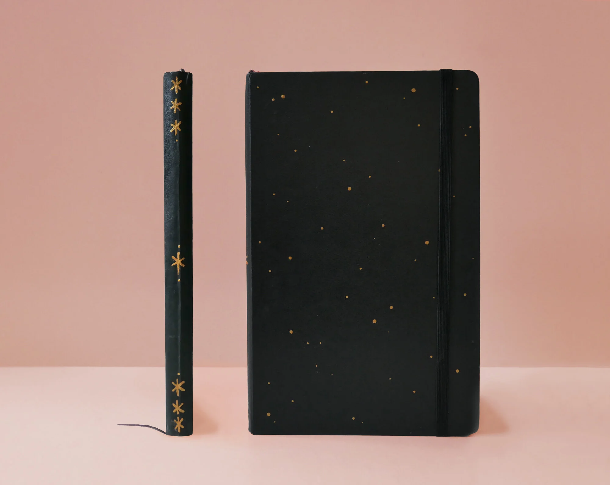 Travel Drawing Diary — Casey Schuurman — Design and Lettering