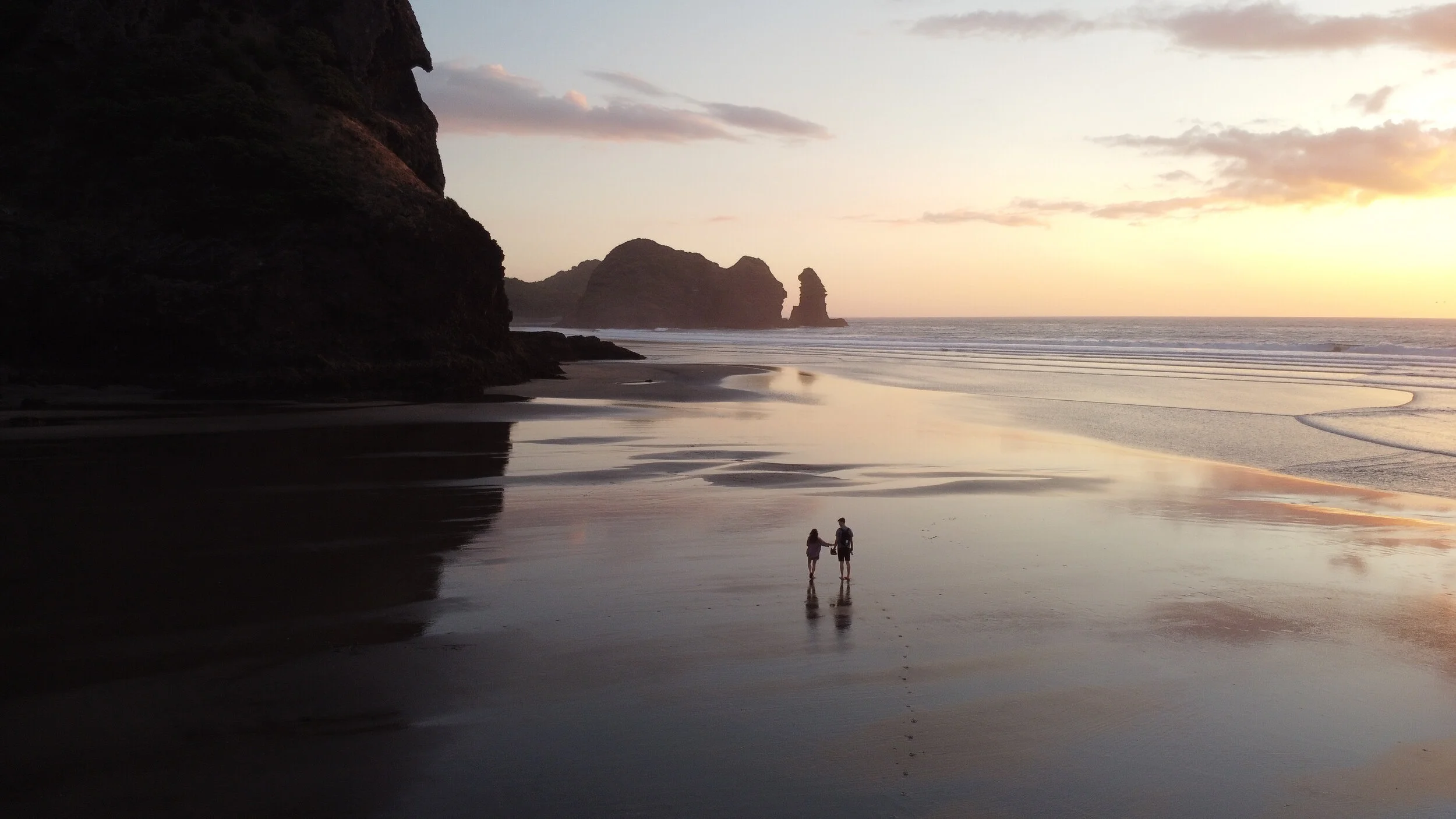PIHA BEACH COUPLES SHOOT — Meggy Mac Photography: Scotland Elopement ...