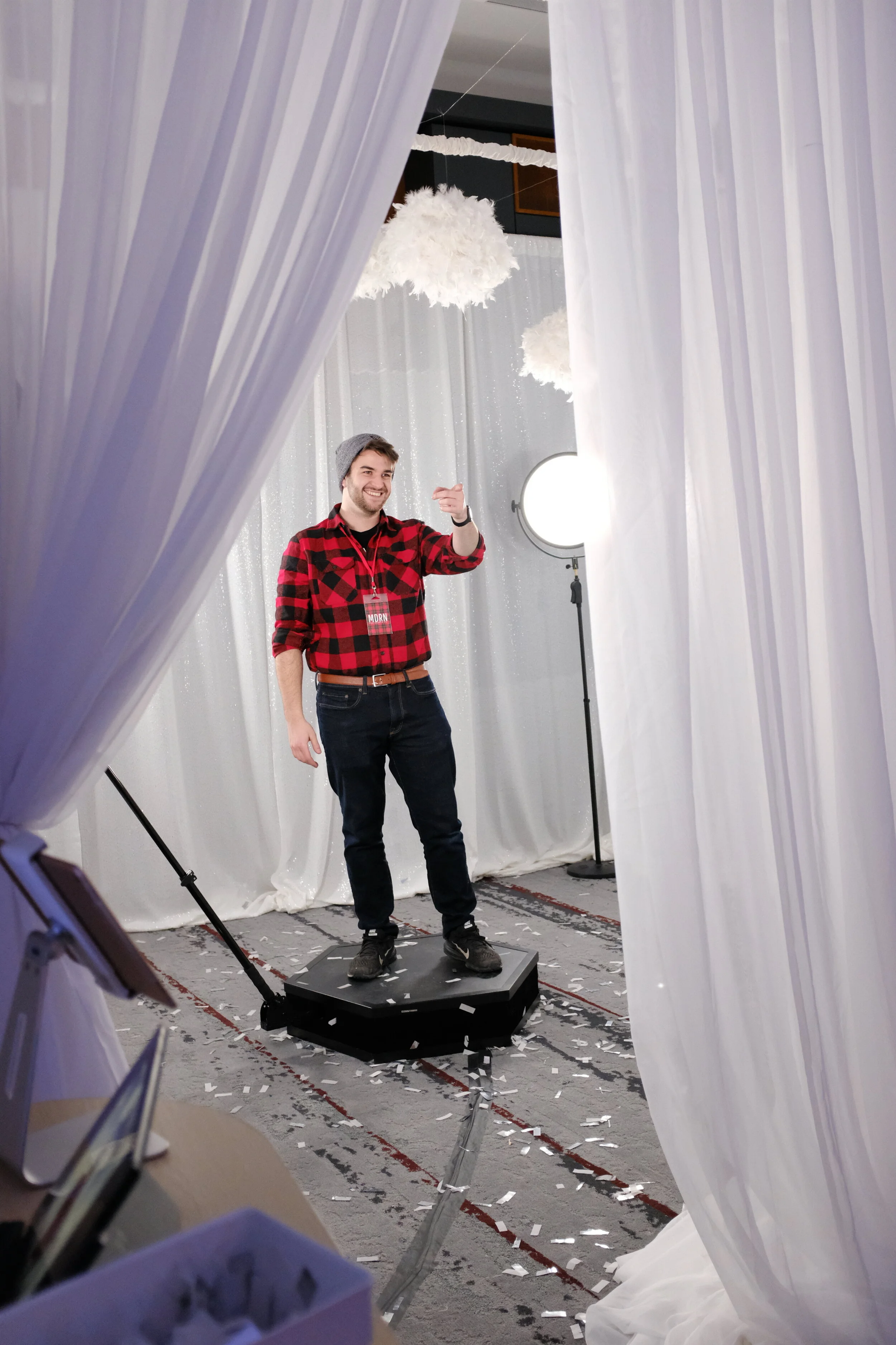 360 Video Booth Rental | 360 Photobooth | MDRN Photobooth Co