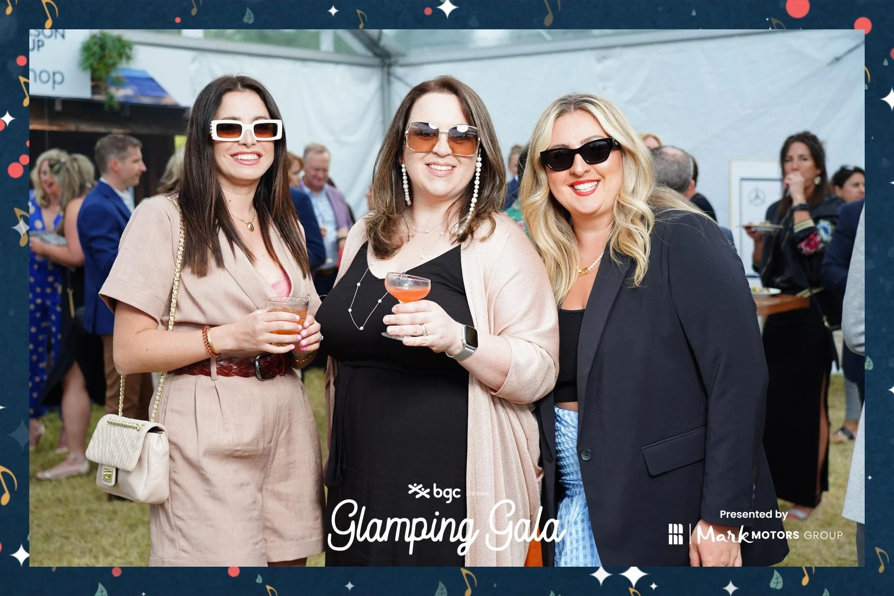CAPTURING THE MAGIC OF YOUR EVENT: THE POWER OF ROAMING PHOTOGRAPHY