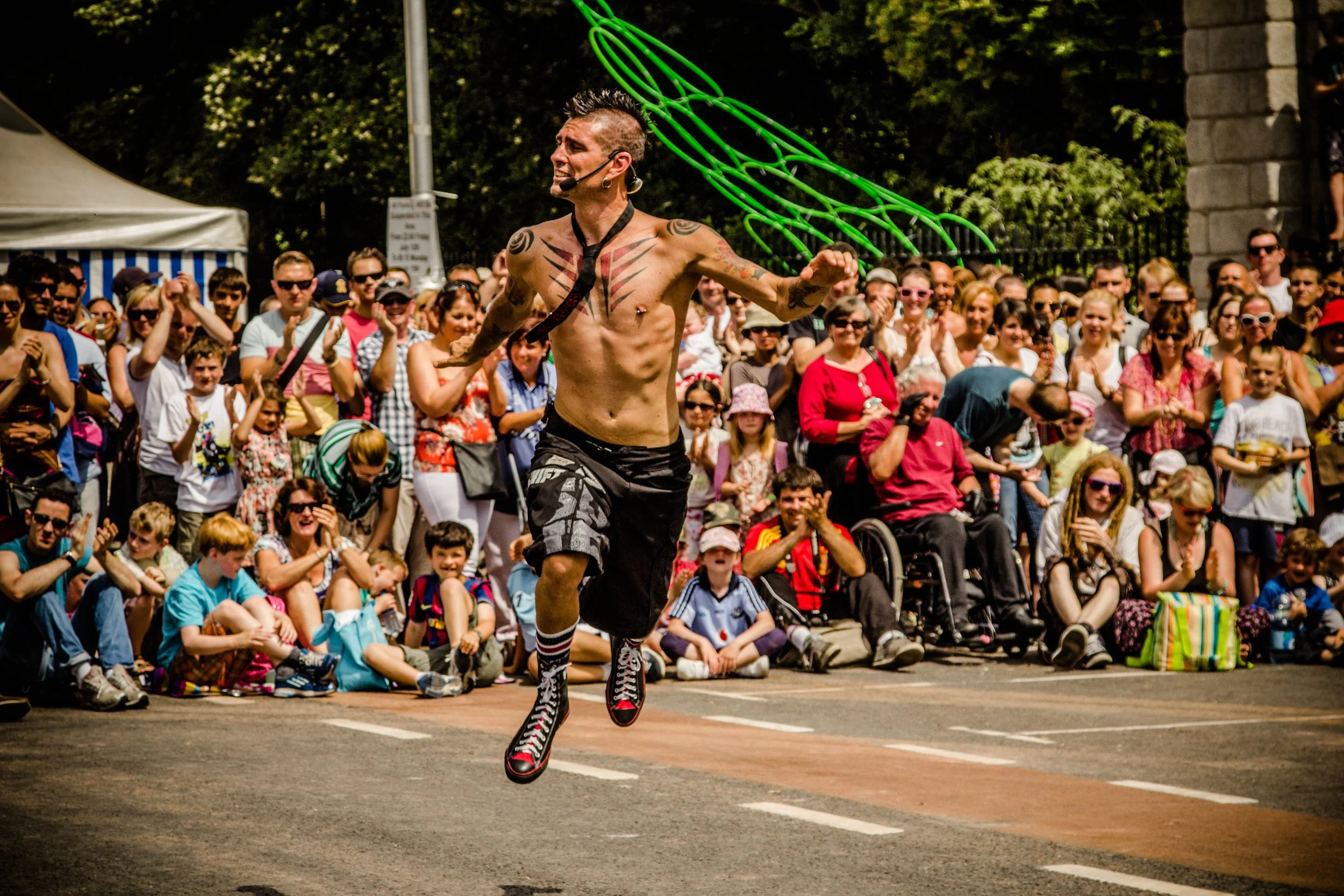 ALAKAZAM- WORLD CLASS ENTERTAINMENT FOR FESTIVALS AND FAIRS