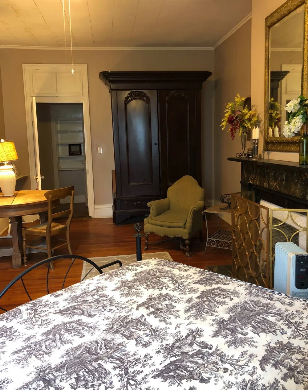 Live — Layton Castle