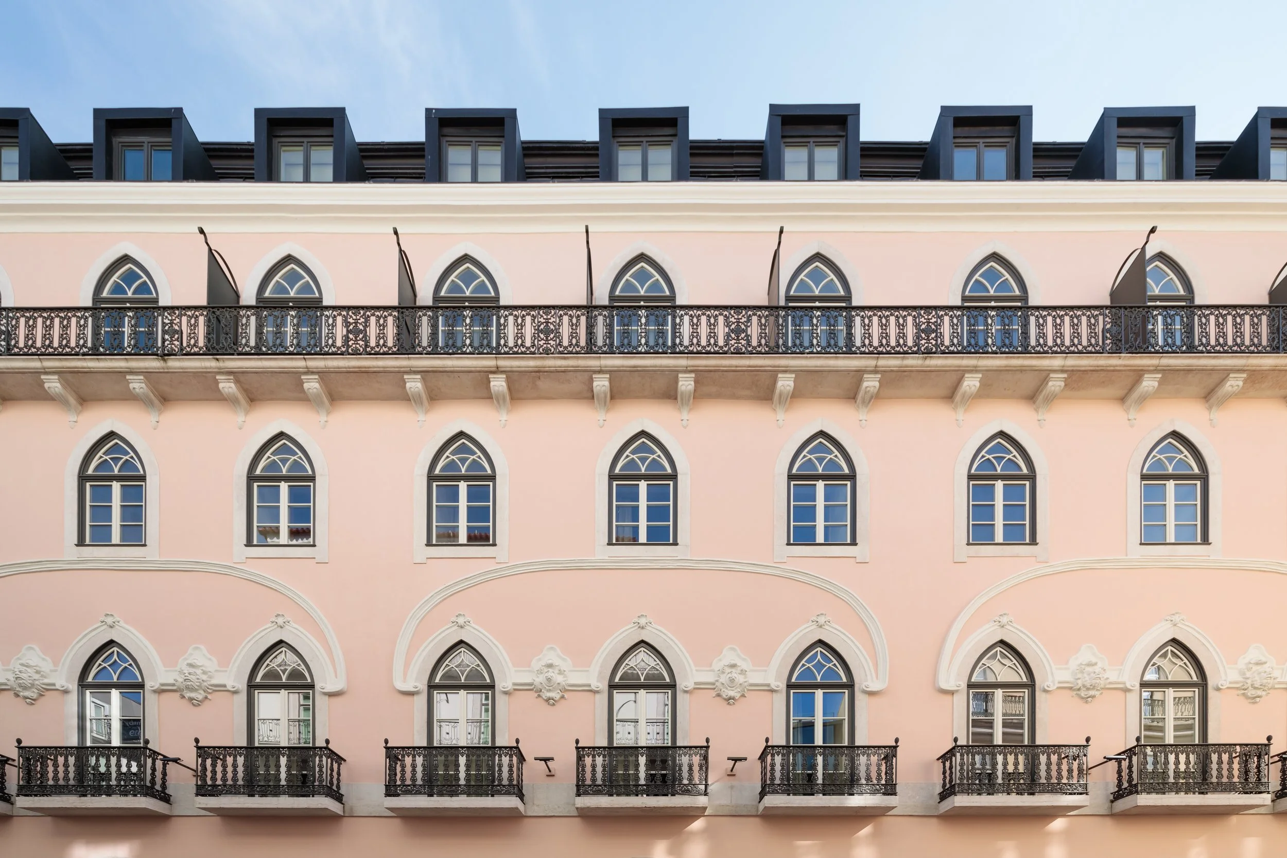 THE VINTAGE — DESIGN ESCAPES