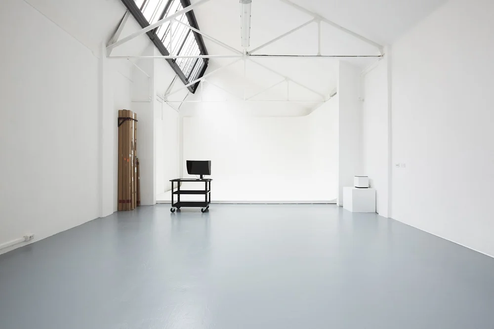 Stacker backdrop storage rack for photo studios