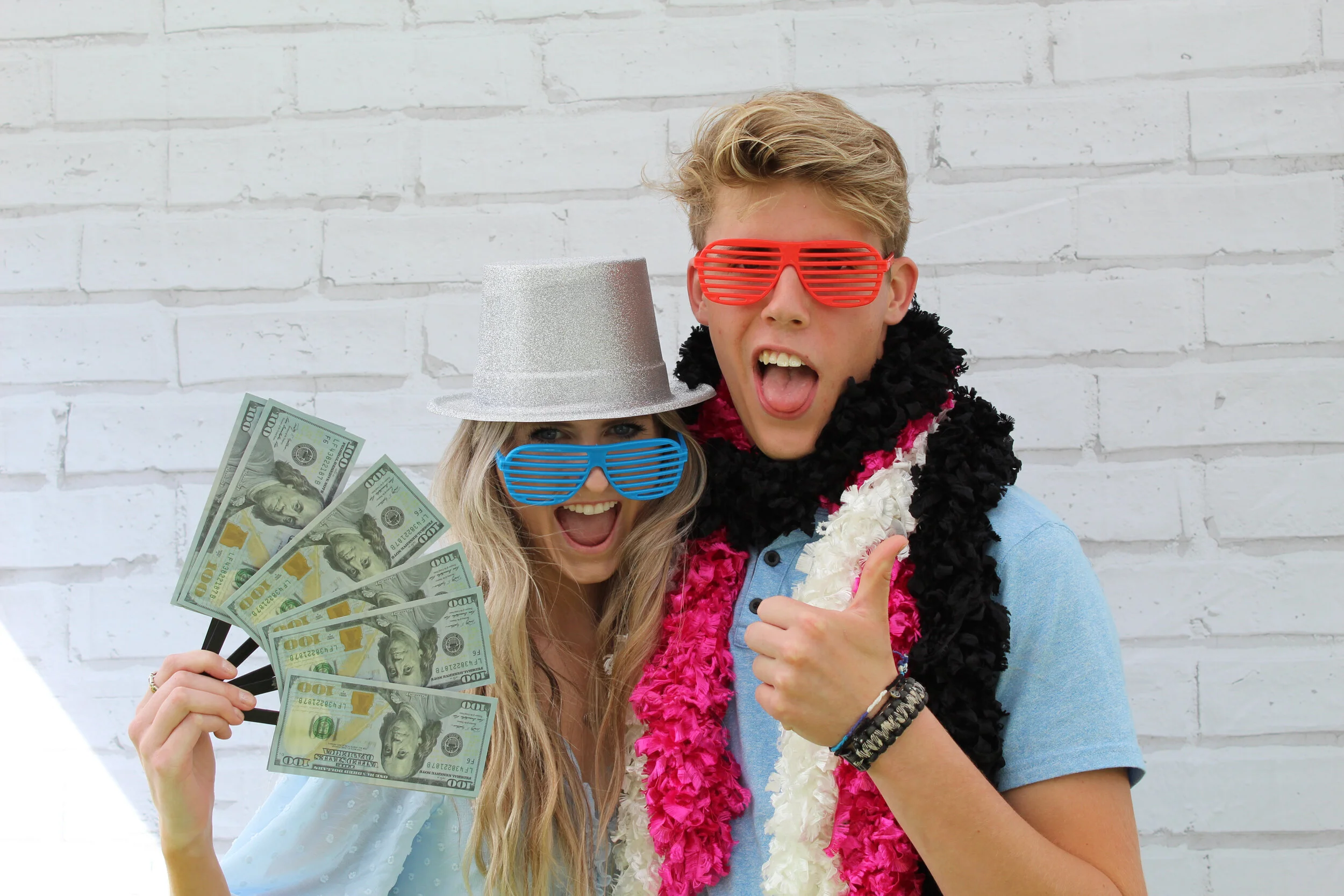 PIC HAPPY Photo Booth | Photo Booth Rental Moses Lake, WA