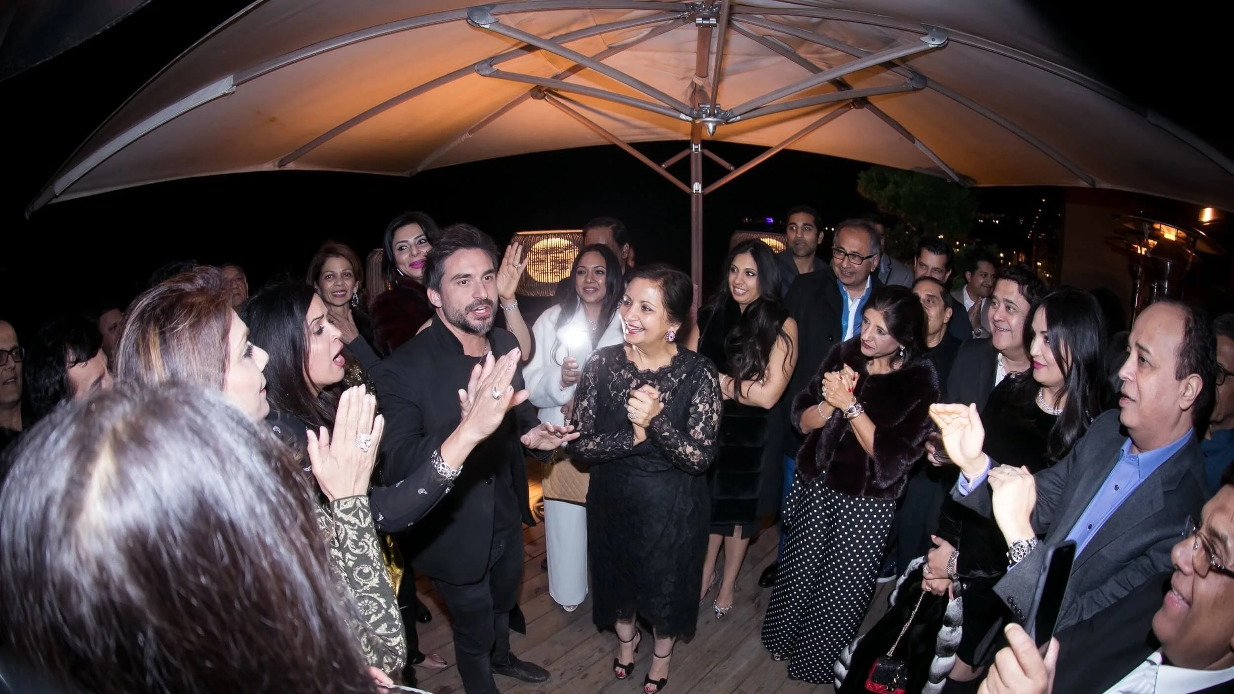 Christmas Party Magician for Memorable Events | Riccardo Berdini