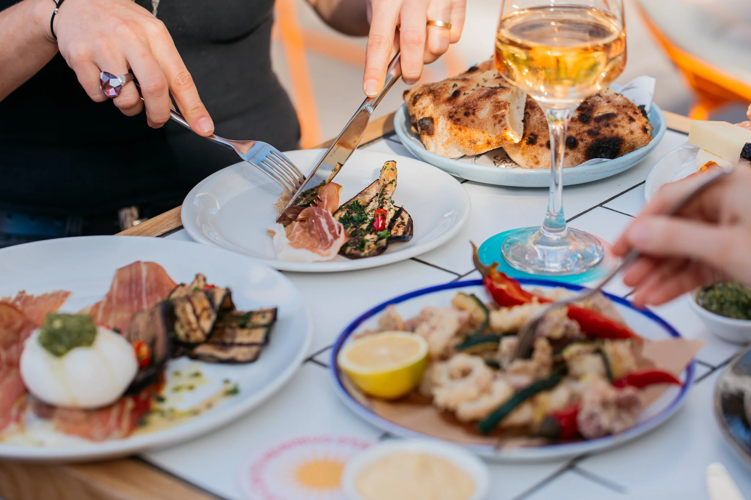 Rooftop Cocktail Bar & Aperitvo in Circular Quay with Harbour Bridge ...