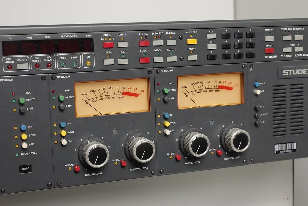 Analog vs. Digital: Pros, Cons, and How to Choose Your Recording Path ...