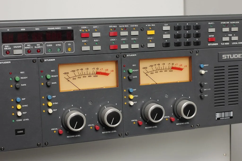 Analog vs. Digital: Pros, Cons, and How to Choose Your Recording Path ...