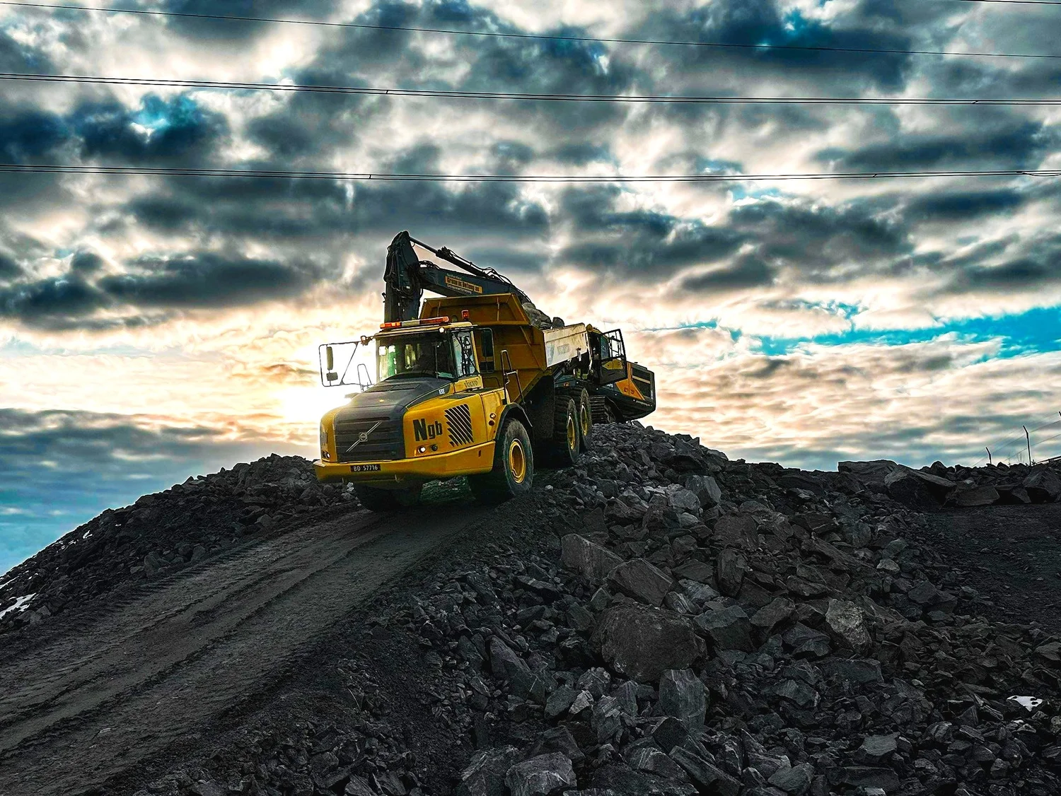 Kranbil og massetransport — Nordhordland Grunn og Betong