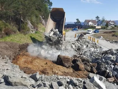 Kranbil og massetransport — Nordhordland Grunn og Betong