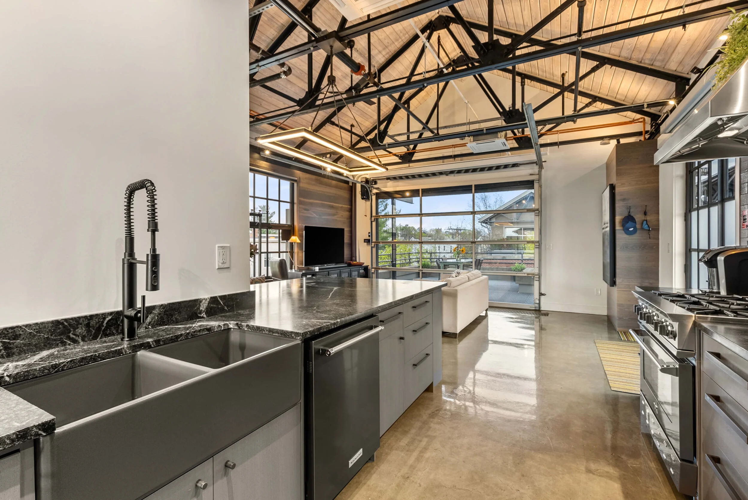 50-5 Howard Street — Davis Square Lofts