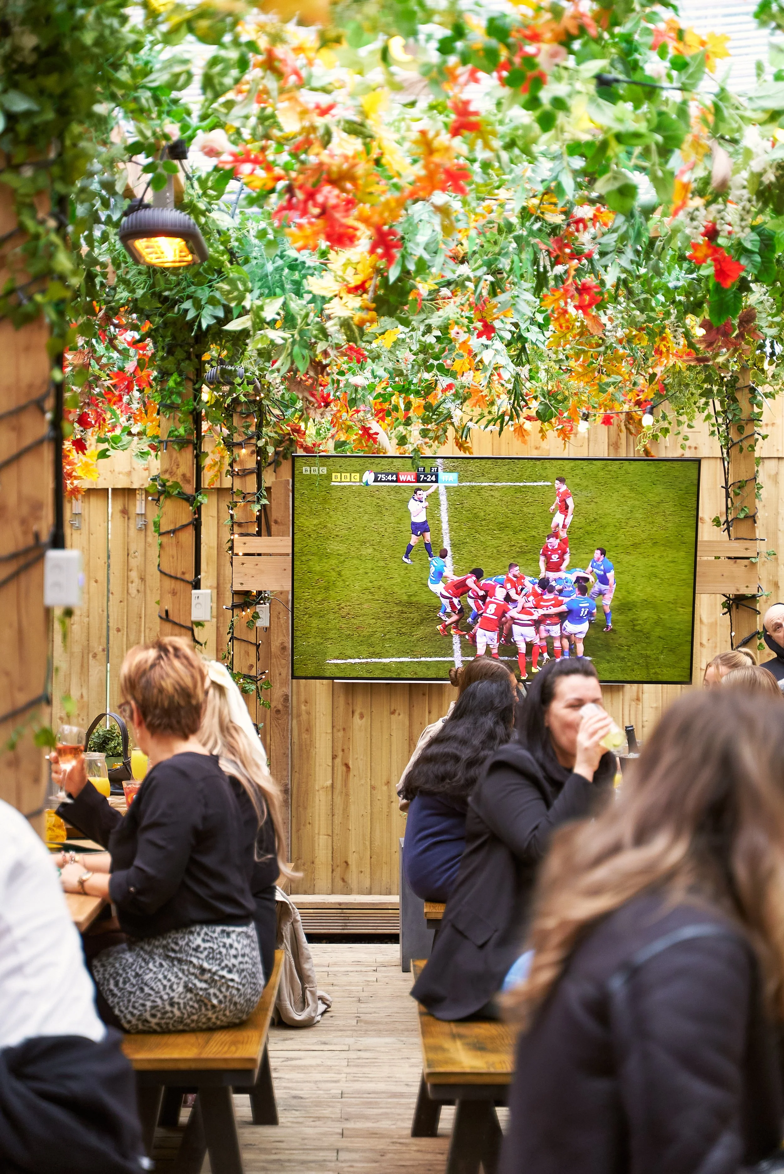 WHAT'S ON - Offers & Events - The Lawn Club