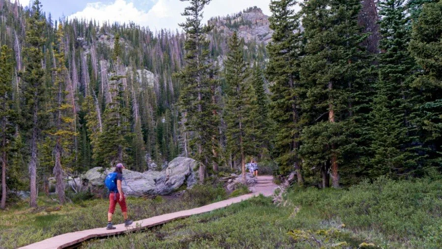 Hiking to Lake Haiyaha (with Photos) — Nomads in Nature