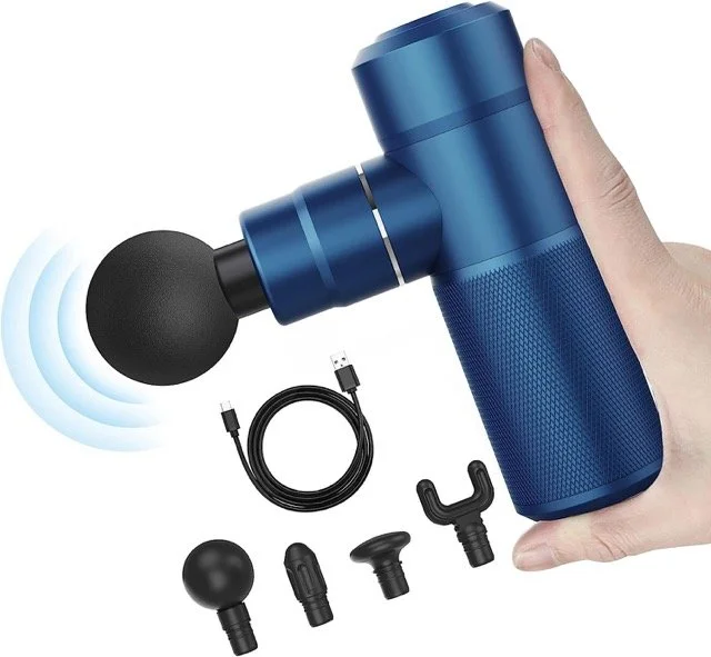 17 Clever Travel Essentials for Women (Carry-on Approved) — Nomads in ...