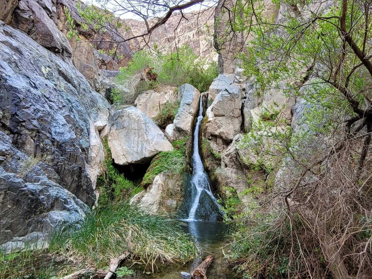 7 Epic Death Valley Hikes (Rainbow Hills, Waterfalls, Sand Dunes ...