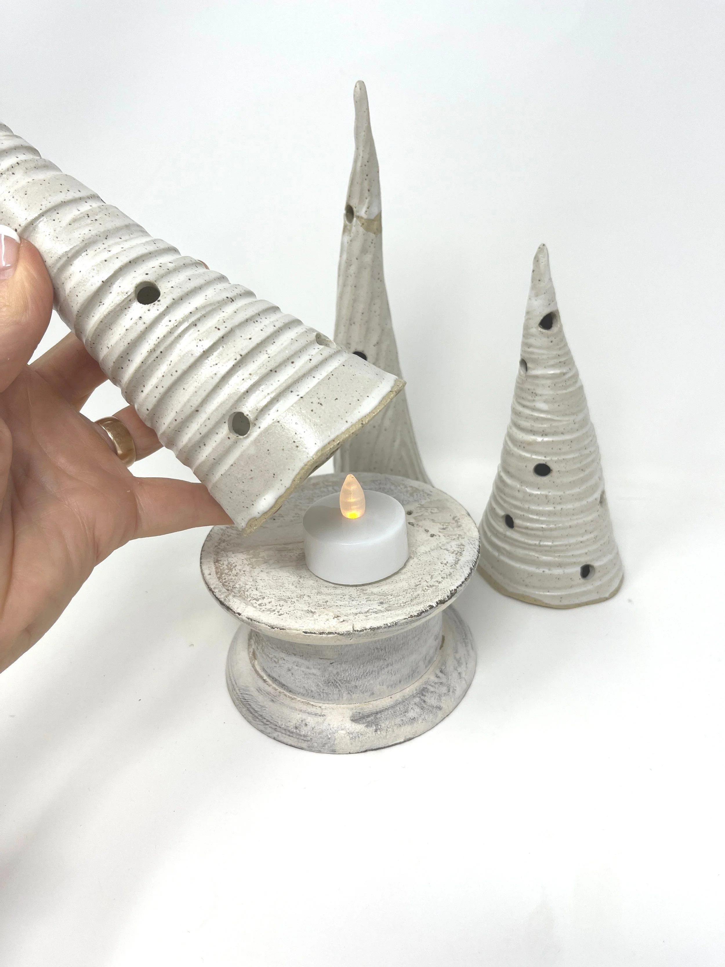 Store 1 — driftwood pinch pots