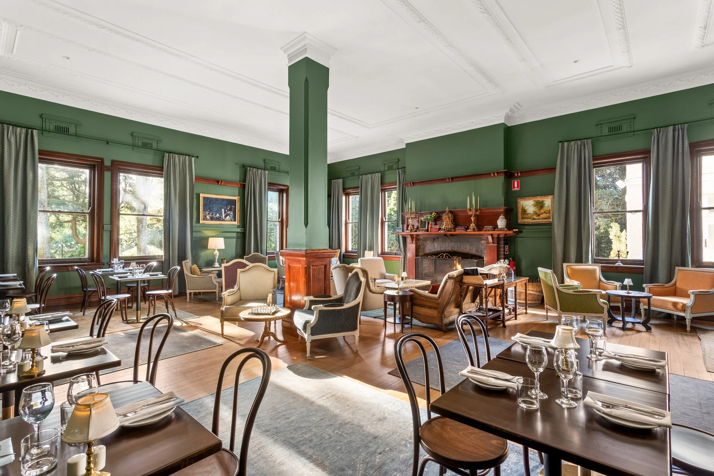 The Robertson Restaurant — The Robertson Hotel