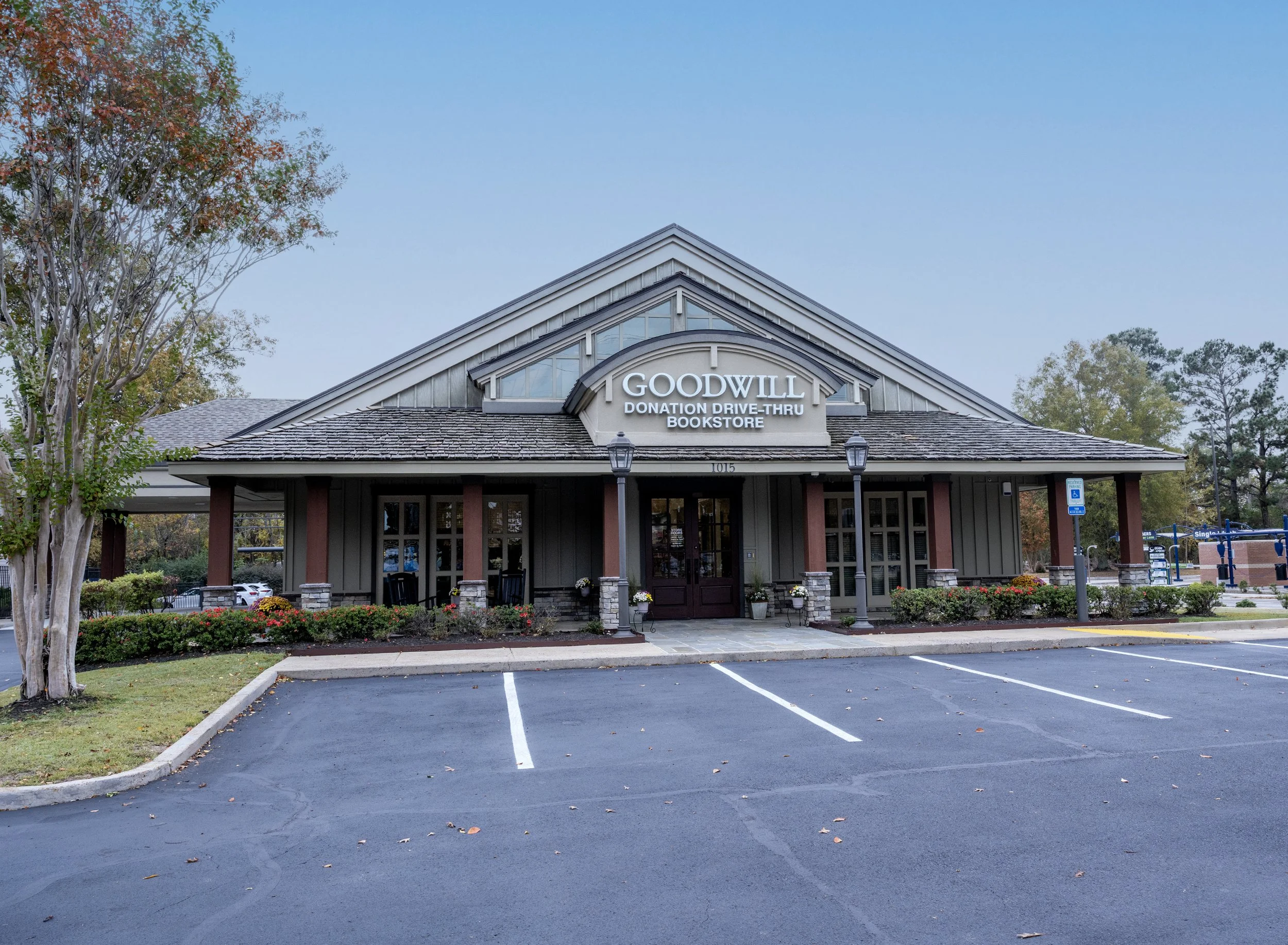 Collierville Donation Center & Bookstore — Goodwill Memphis