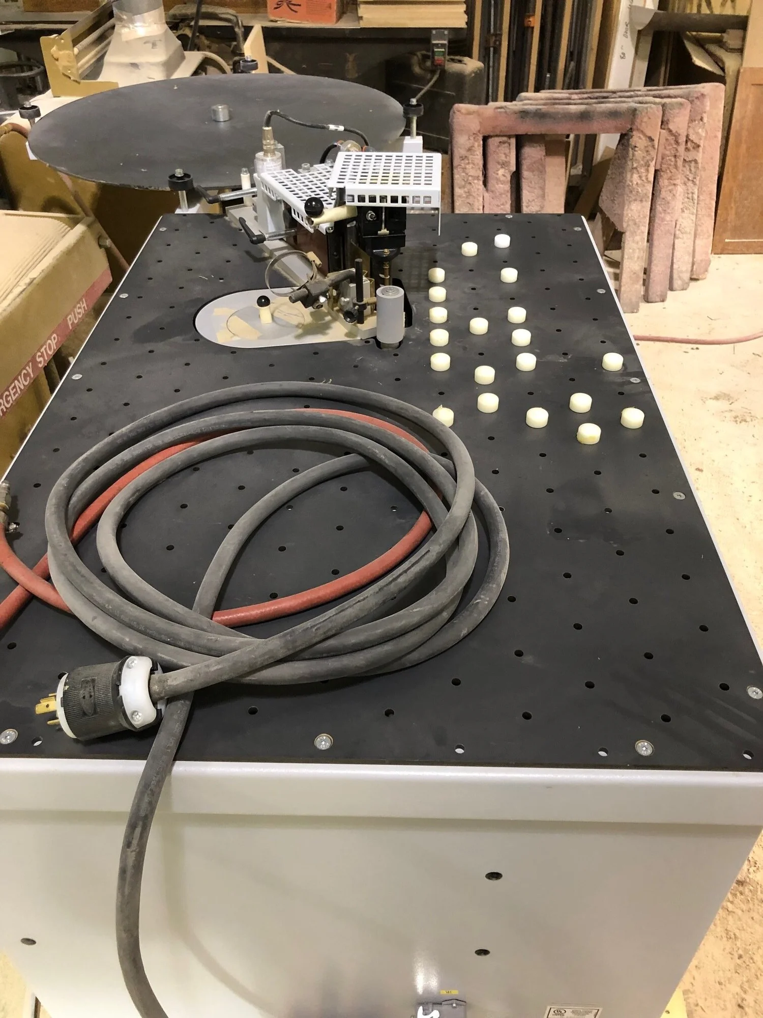 Brandt Contour Edgebander Model KDT820 — LIMZ MACHINERY GROUP