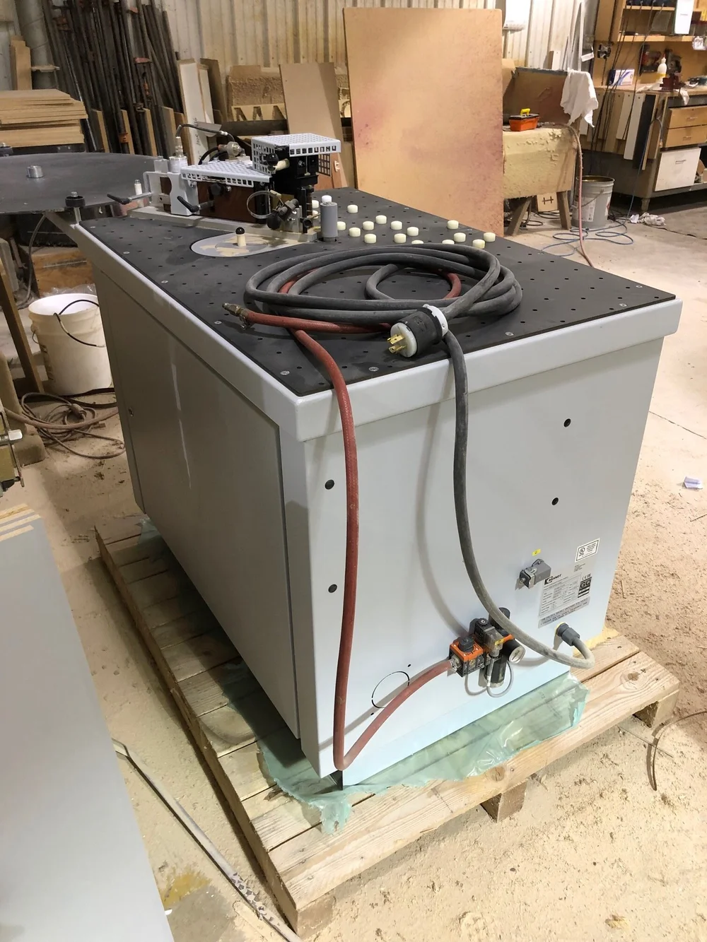 Brandt Contour Edgebander Model KDT820 — LIMZ MACHINERY GROUP