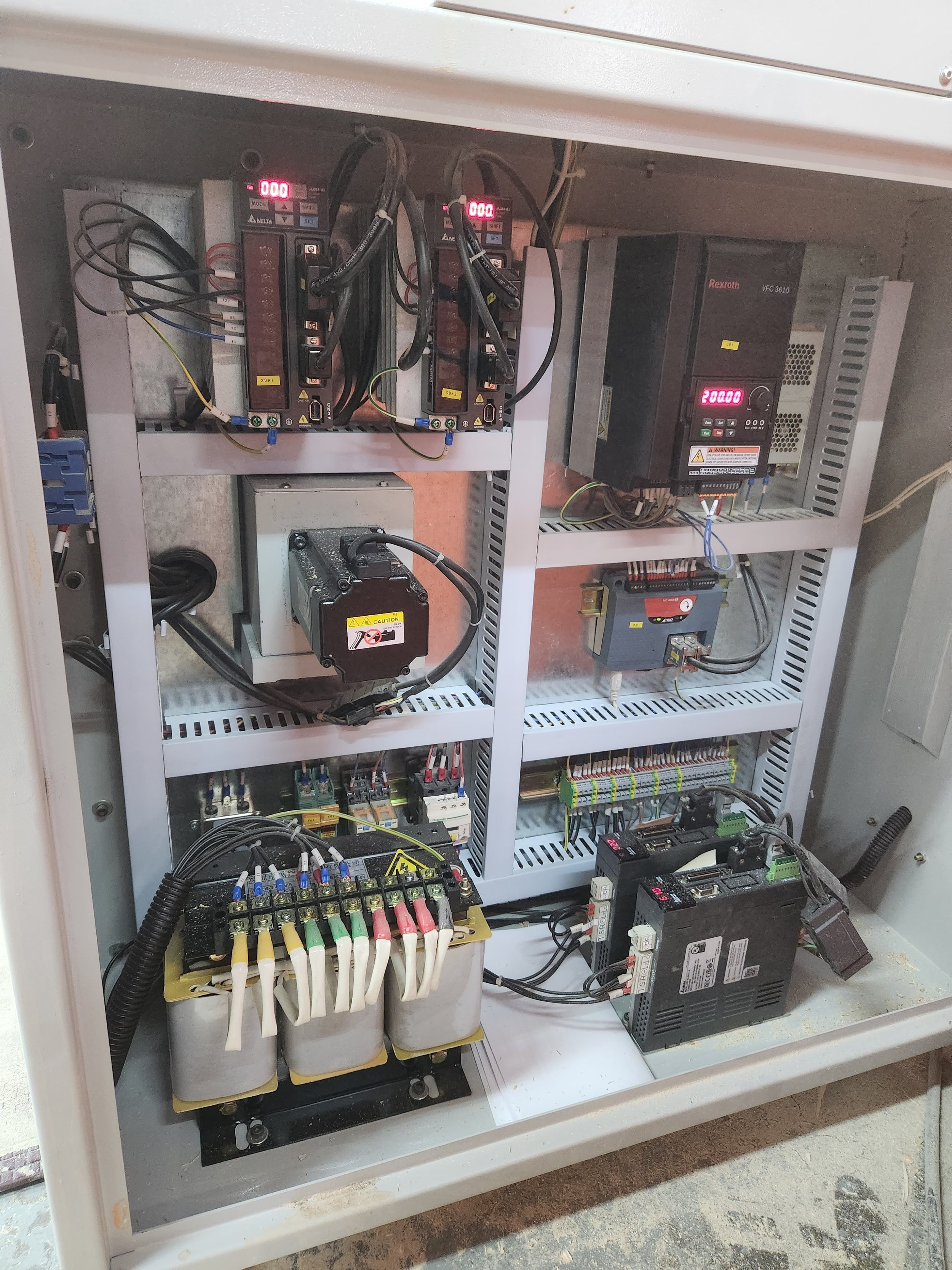 Pro Edge CNC Dovetail Machine Model: CN700 (2019) — LIMZ MACHINERY GROUP