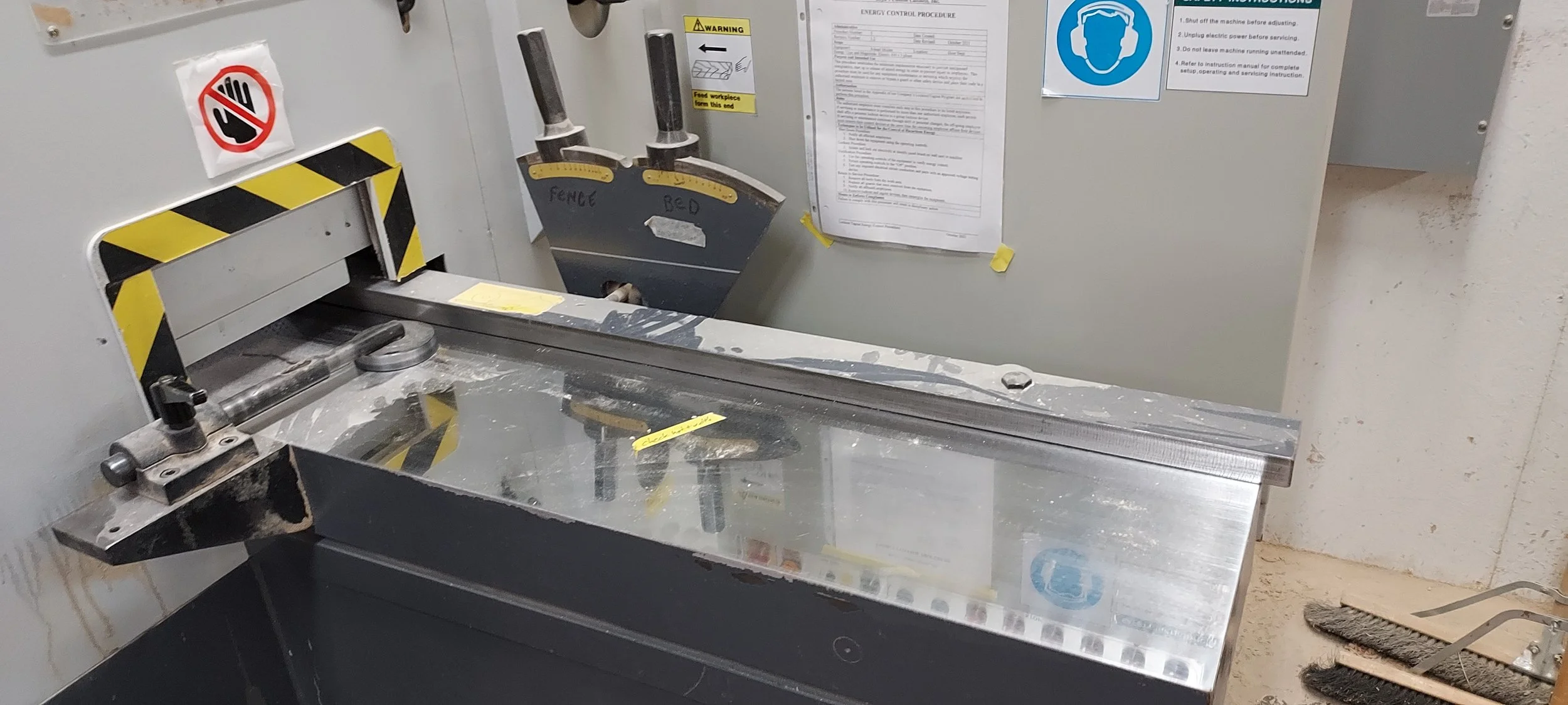 SK Machinery Feed Through Moulder - SK Model KP6-230S - 6-Head. 2006 ...