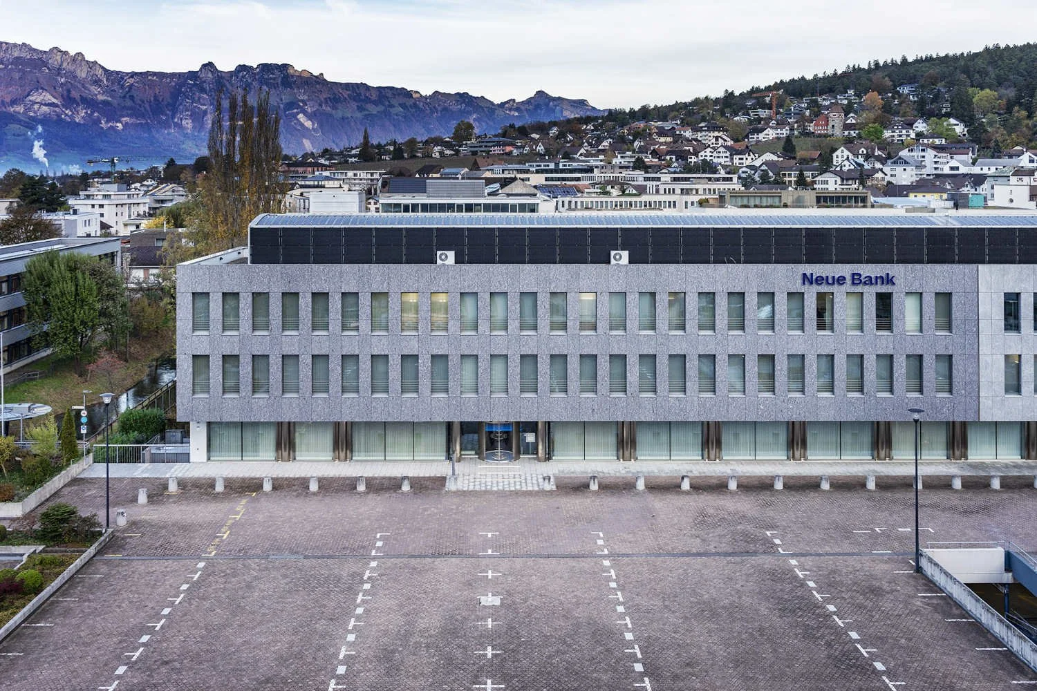 Neue Bank — Geldblick