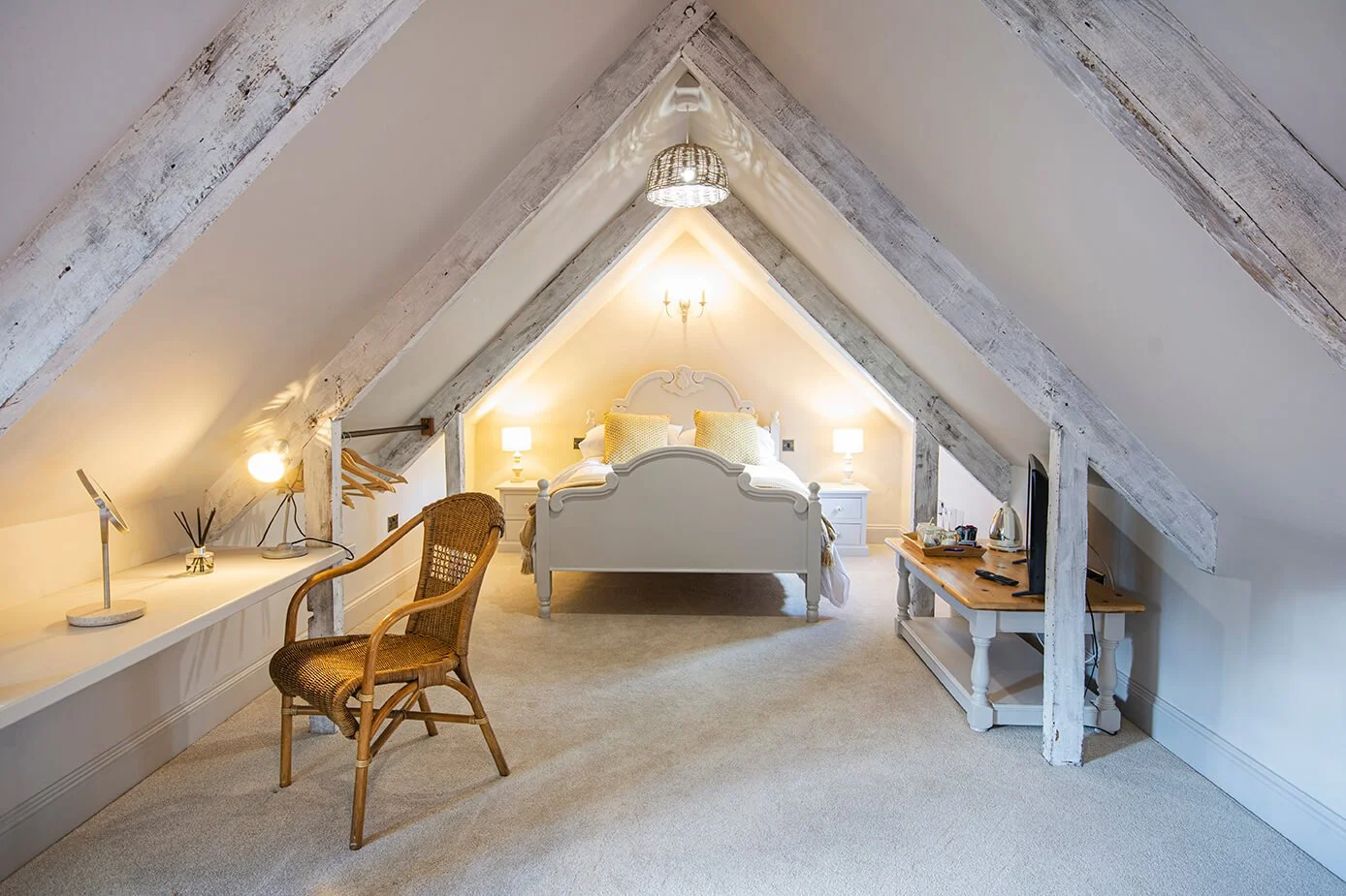 Stay in the Harris Room — Cusgarne Manor