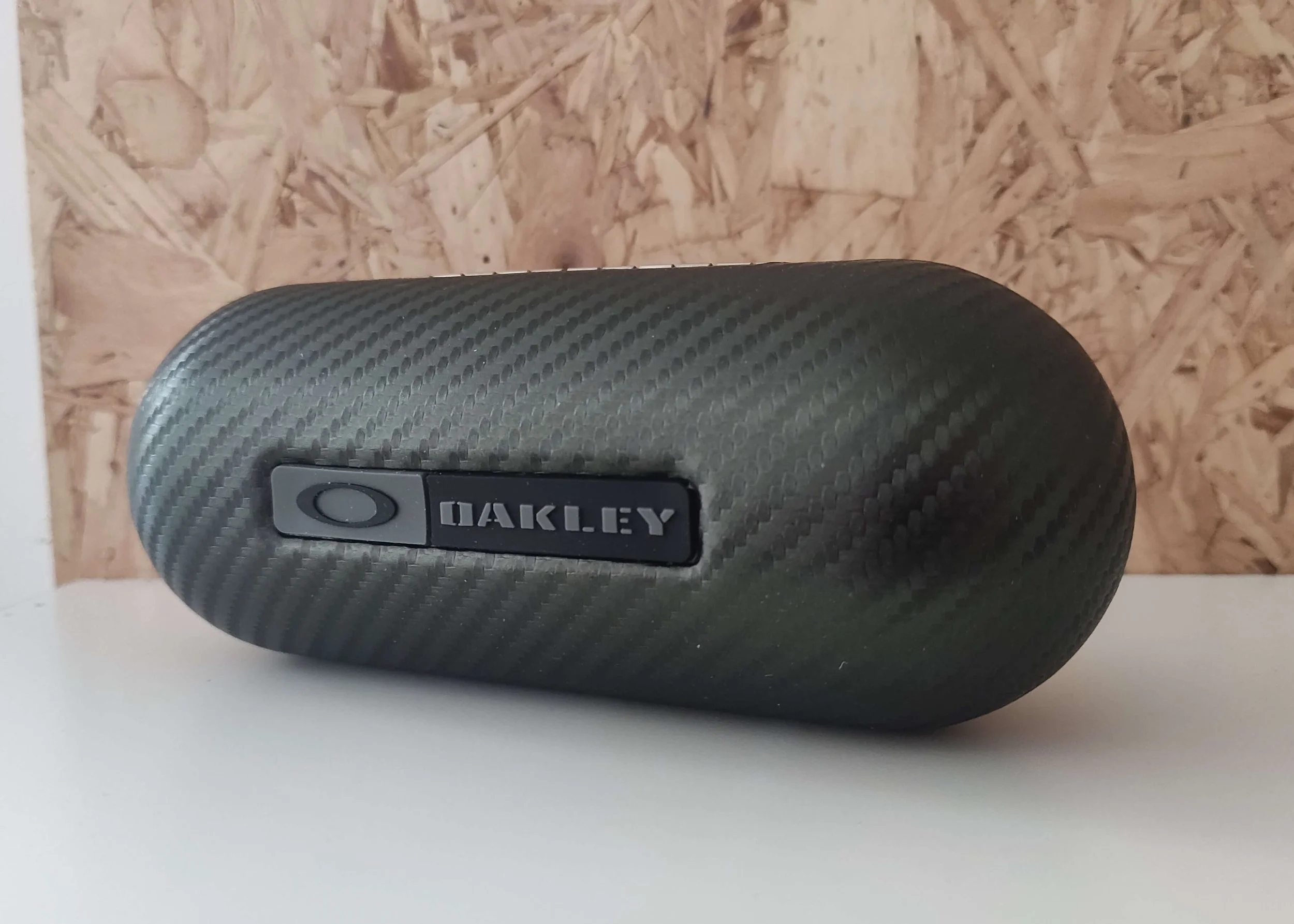 Oakley Carbon Case - Large — Scartho Eyecare