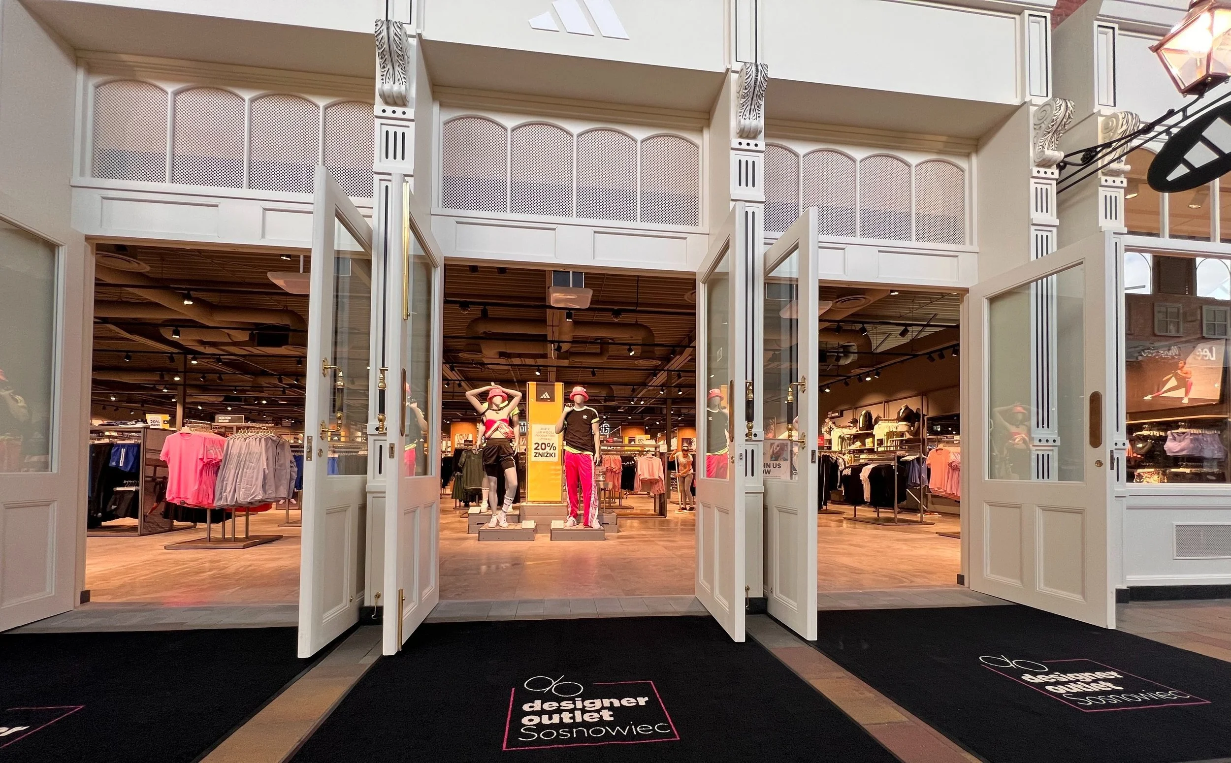 New adidas flagship outlet store in Designer Outlet Sosnowiec — ROS ...