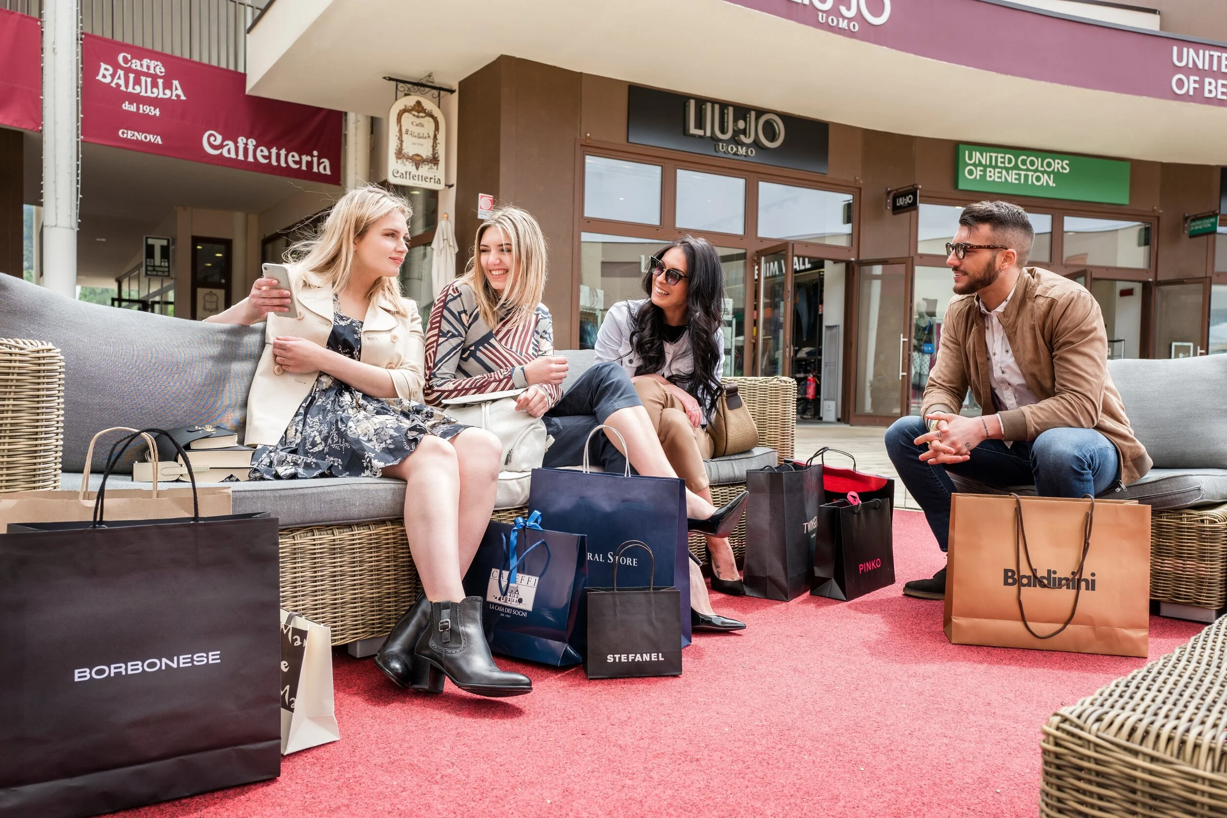 Portfolio — ROS Retail Outlet Shopping