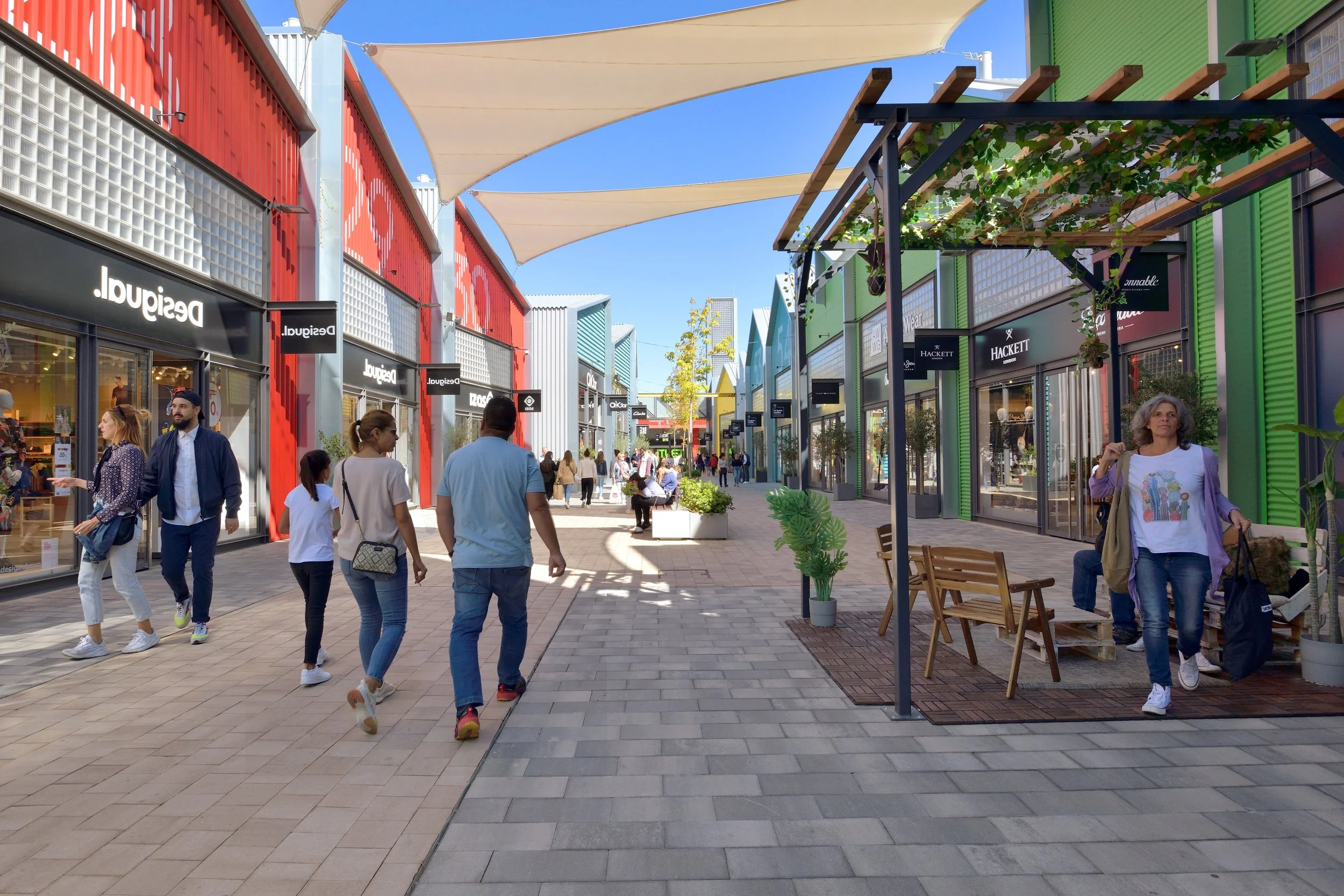 ROS Retail Outlet Shopping