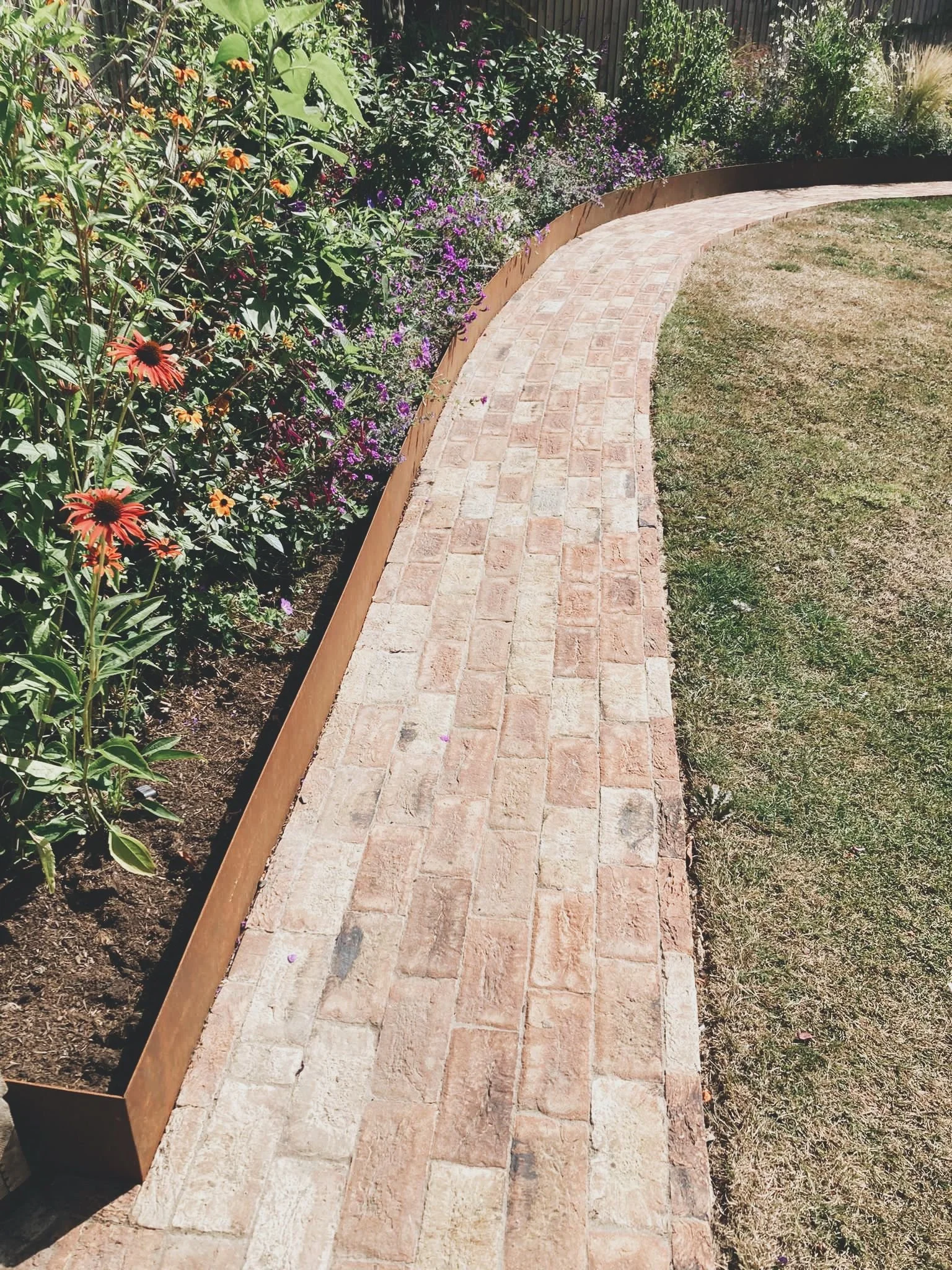 Steel Lawn Edging | Metal Edging — Steel Landscaping Co.