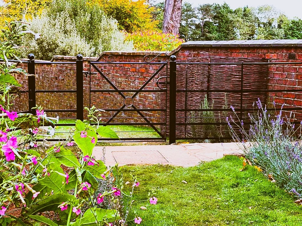 Traditional Steel Estate Fencing — Steel Landscaping Co.