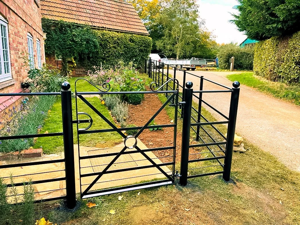 Traditional Steel Estate Fencing — Steel Landscaping Co.
