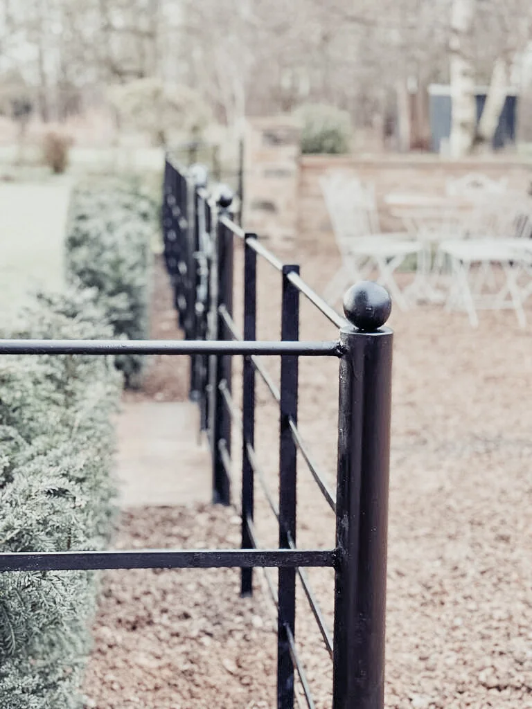 Traditional Estate Fencing | Metal Fencing | Steel Landscaping Co ...