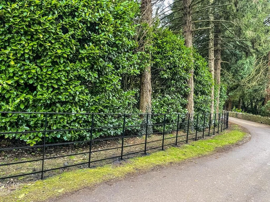Traditional Steel Estate Fencing — Steel Landscaping Co.