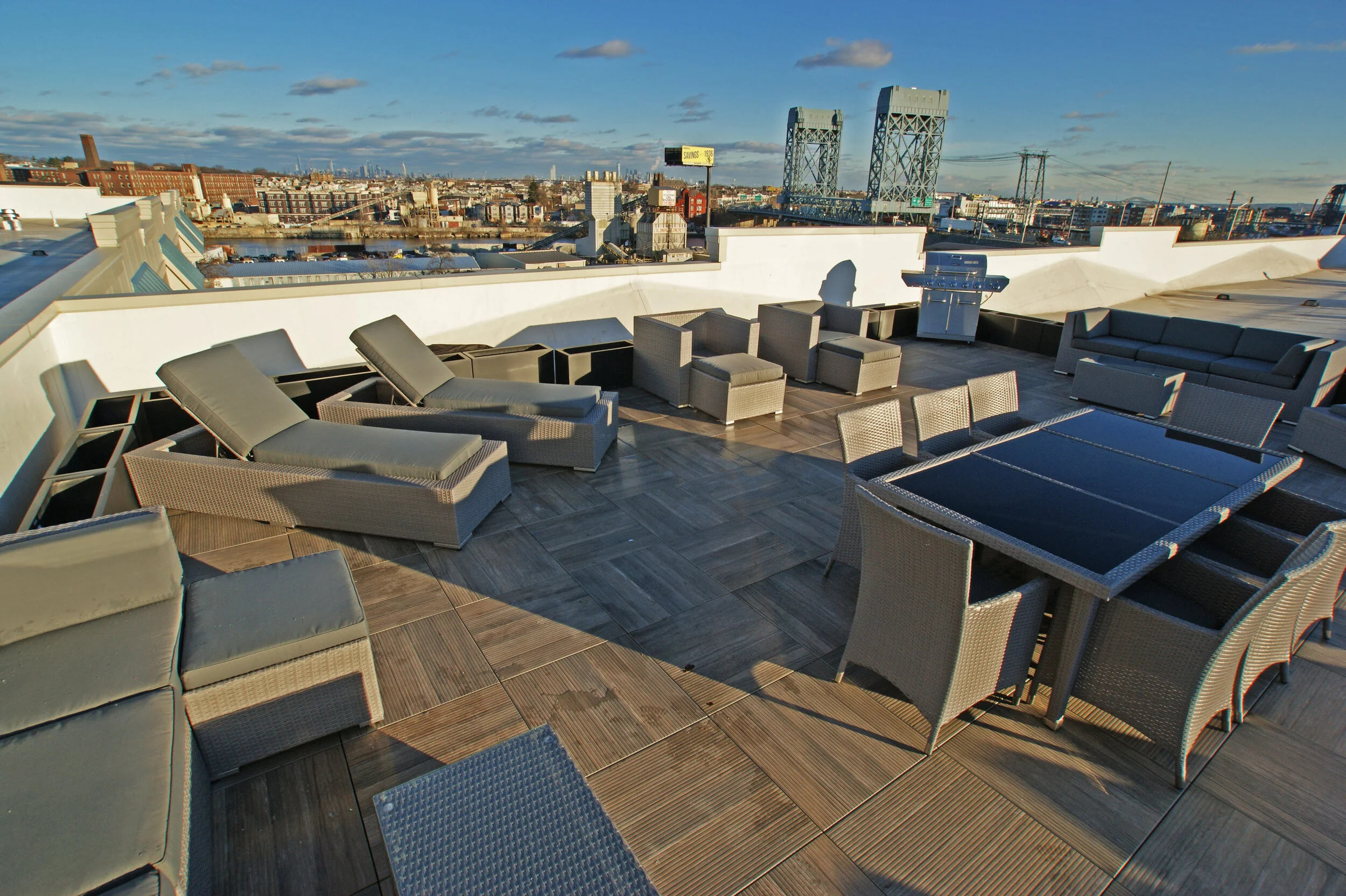 Amenities — Spring Street Commons