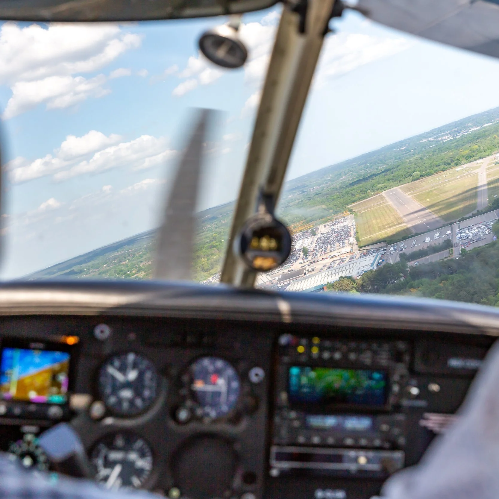 Diamond DA40 & DA42, PA28, C172. C152, Bonanza Hire! — SEMET Aviation