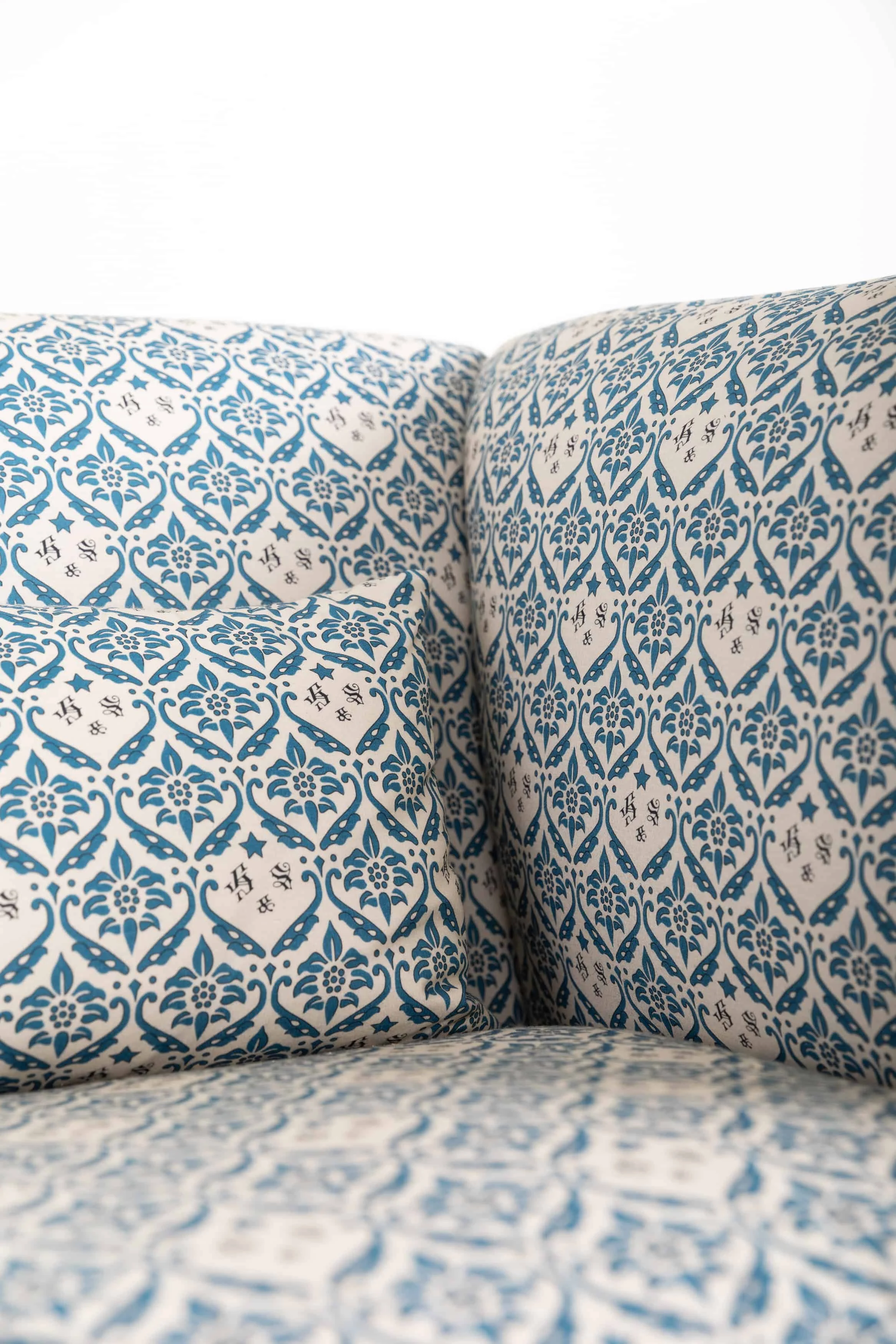 Howard & Sons Castellane Sofa — Antiques Workshop | Exceptional Vintage ...