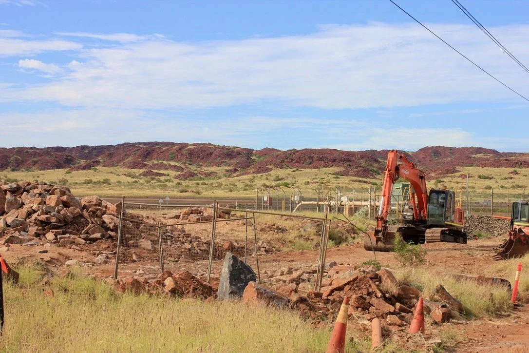 SEE THE PHOTOS SIEZED BY POLICE OF PERDAMAN MOVING MURUJUGA ROCK ART ...