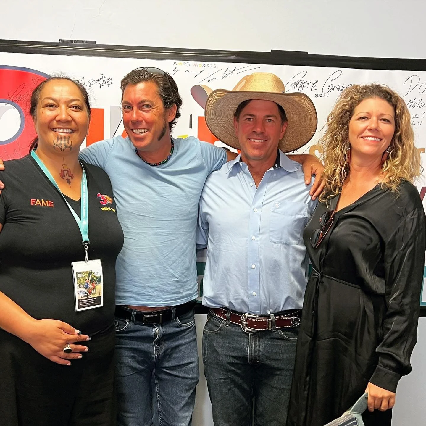 COUNTRY SINGER TOM CURTAIN LOVES TOURING AND TRAINING DOGS — Ngaarda Media