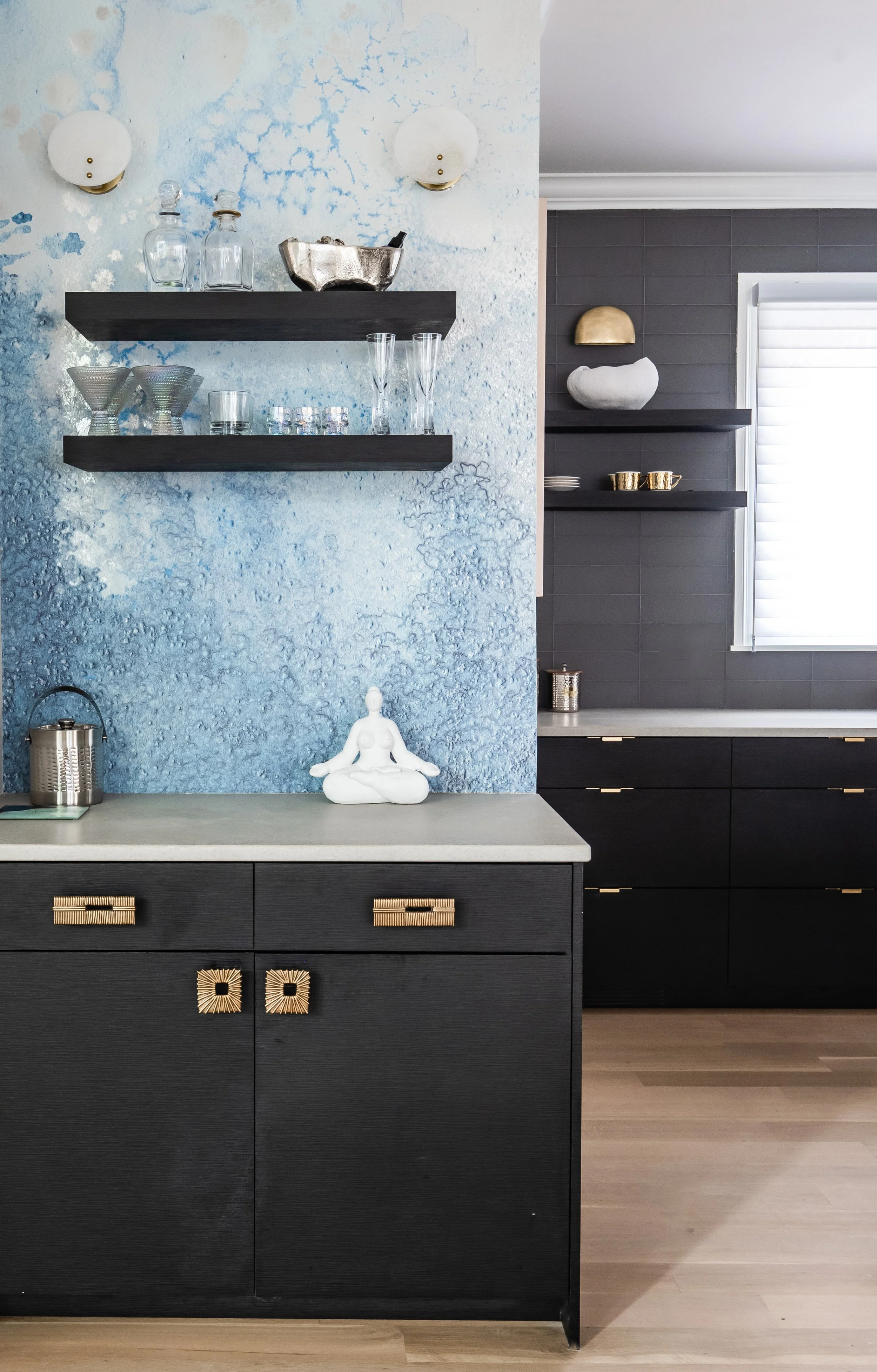 Modern & Bold Kitchen | Bayside, NY | House of Meraki by Stevi Fourouli ...