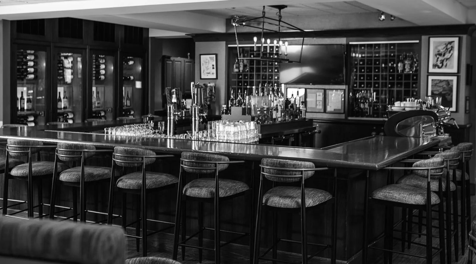 Tavern The Bedford Village Inn American Cuisine Bar And Restaurant In Bedford Nh — Bedford