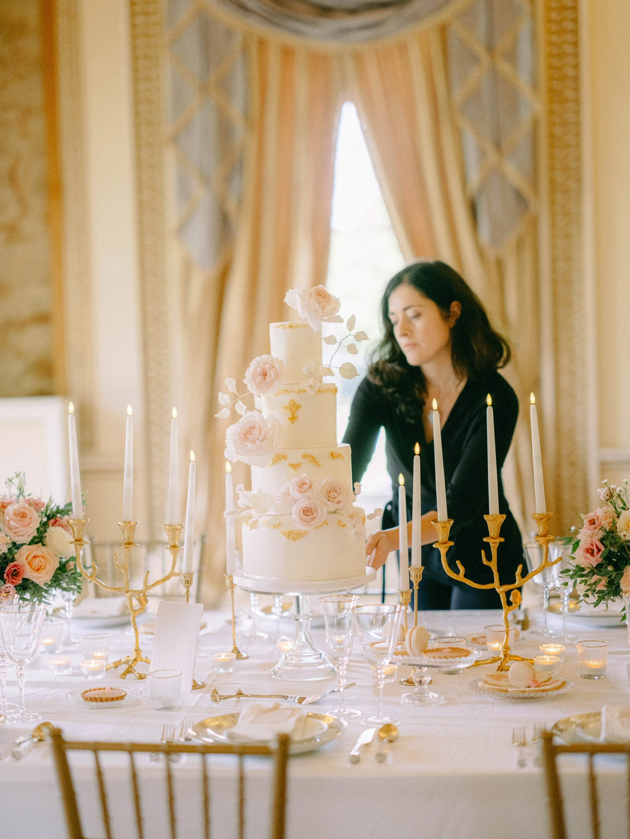 FAQs 1 — Emma Atelier Cakes