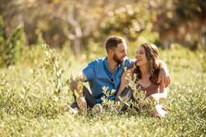 Tips to add personality and creativity to your engagement session ...