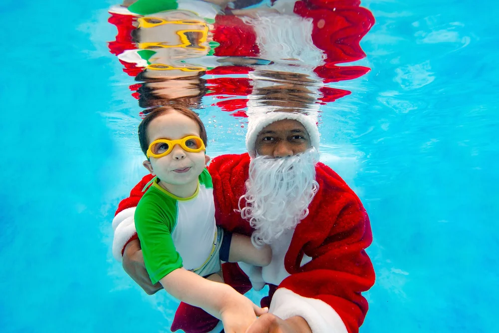 Watersafe Swim School Underwater Santa Portrait Sessions — Flashpool ...