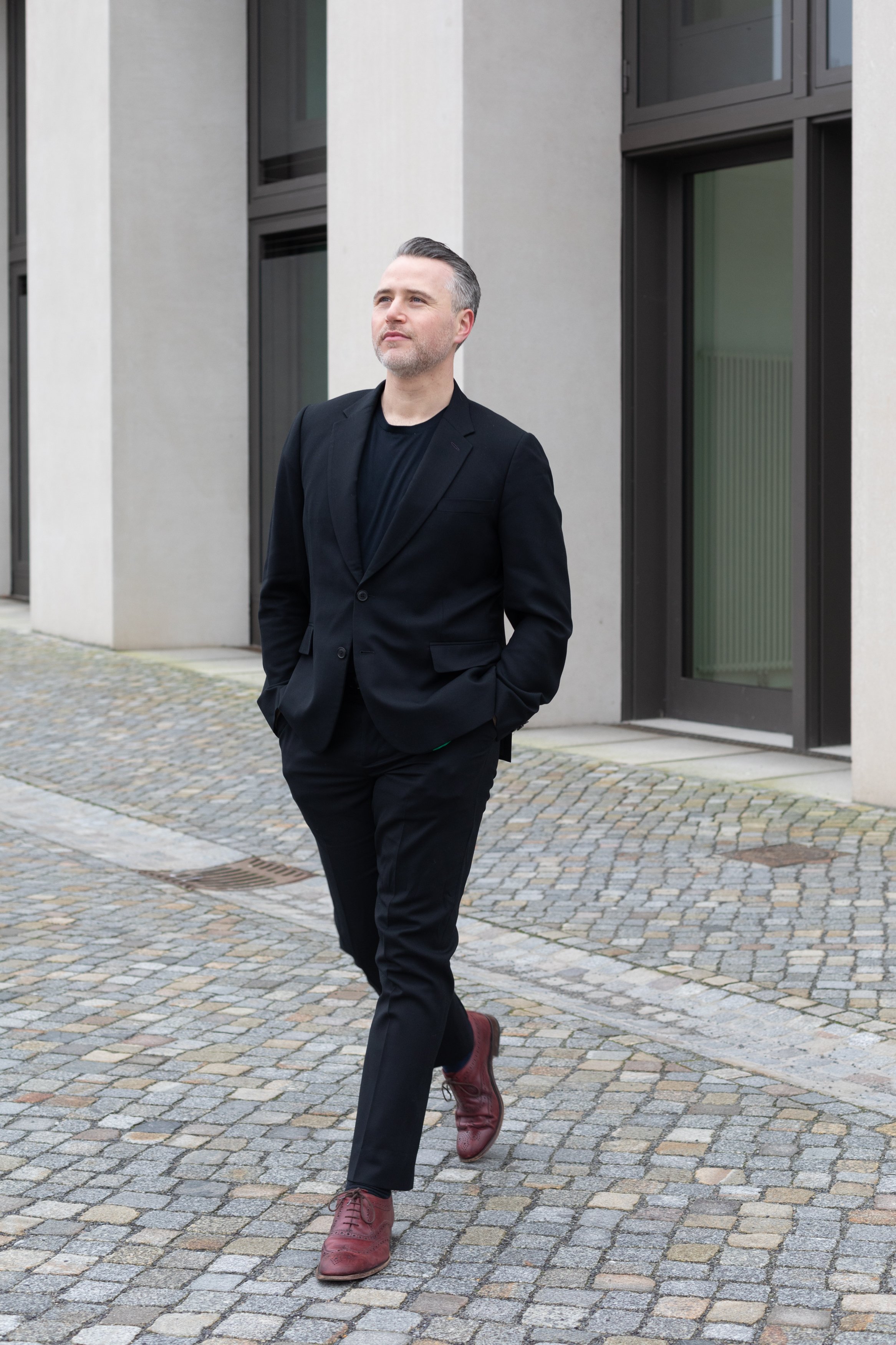 Simon Wallfisch . Baritone