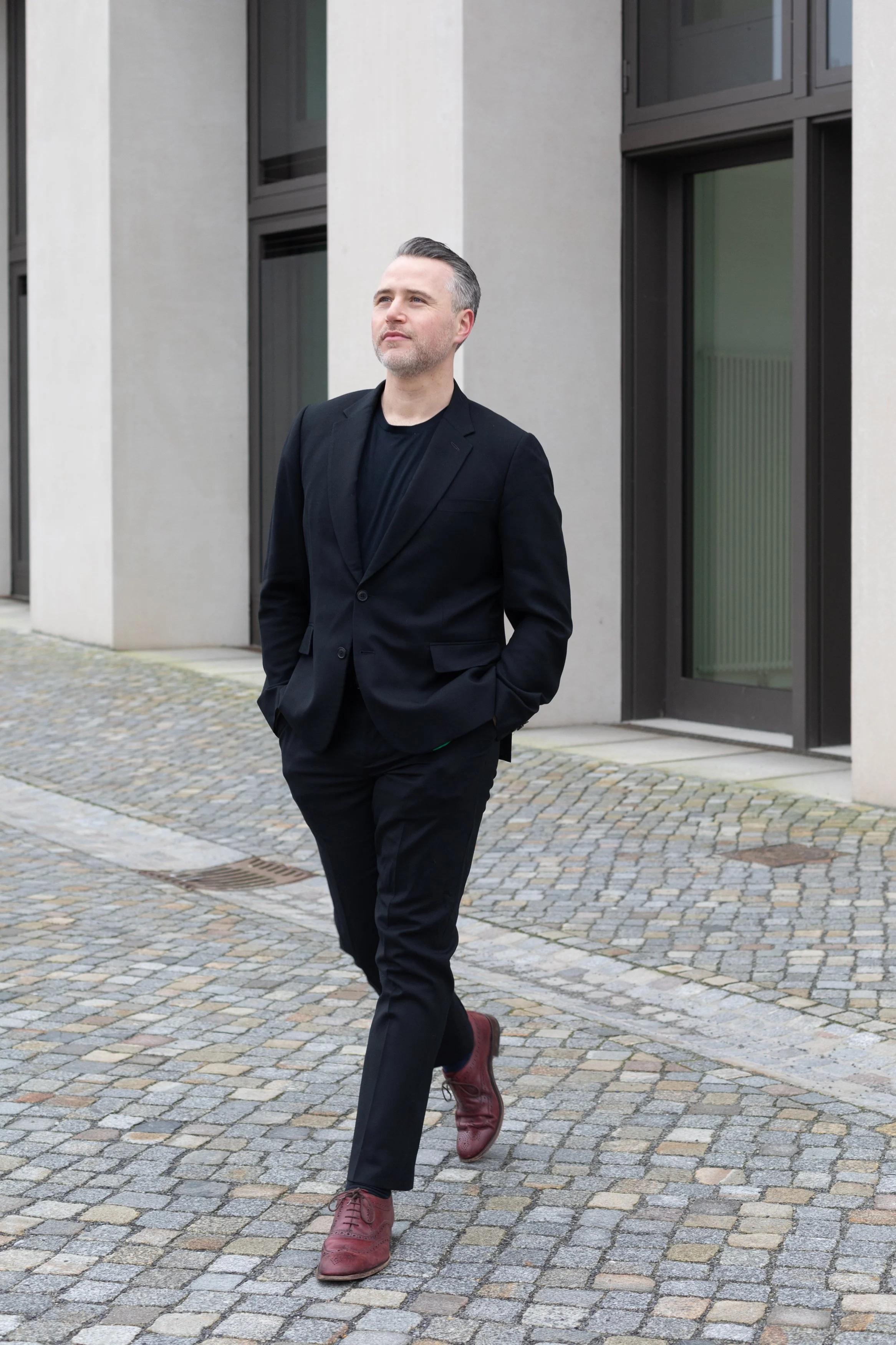 Simon Wallfisch . Baritone